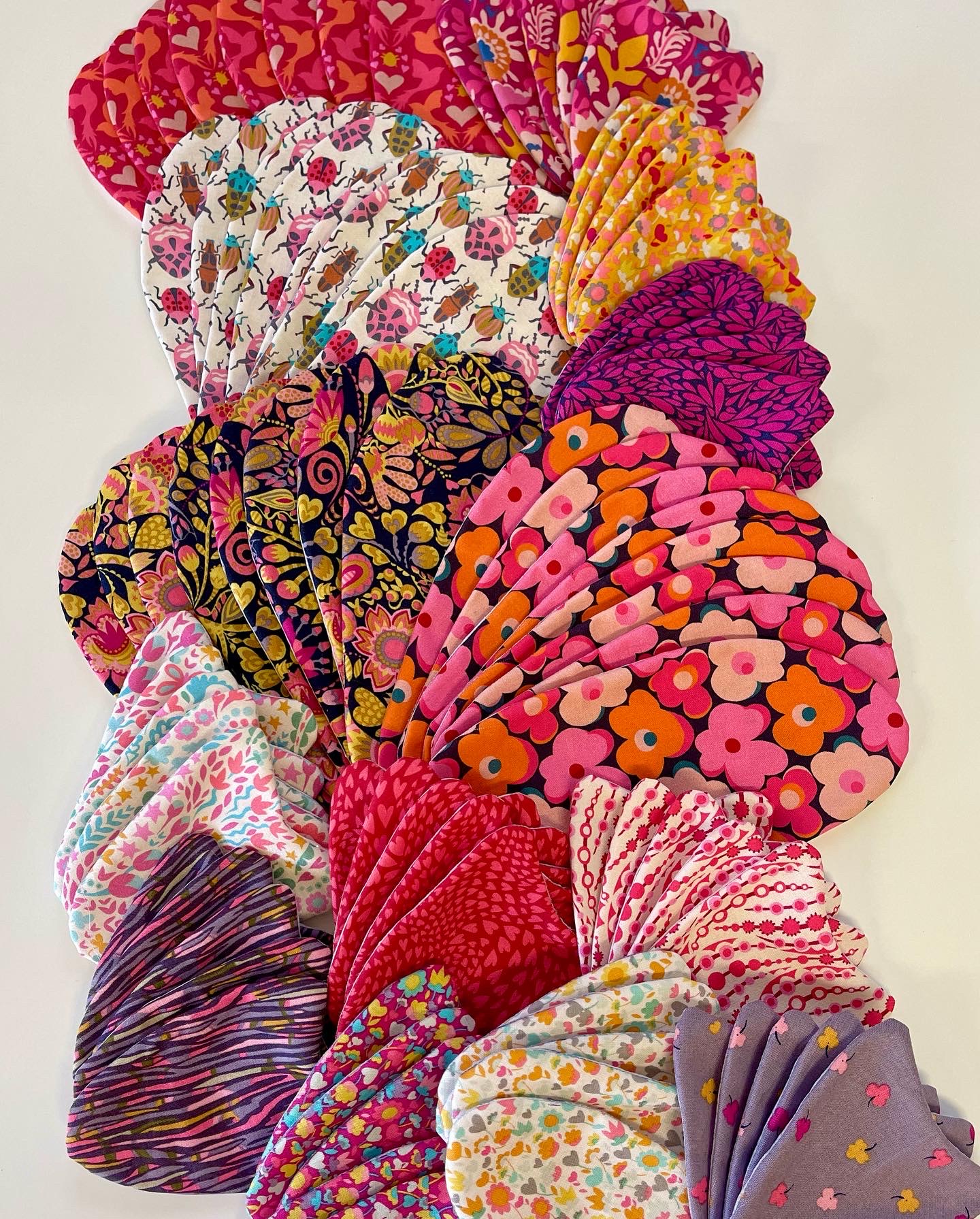 Wild Spring Blooms Quilt – Free Bird Quilting Designs